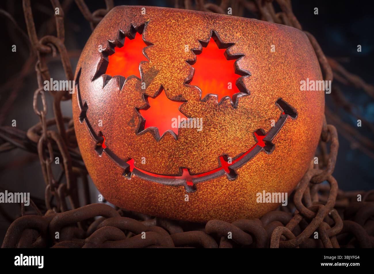 Decorative seasonal chains hi-res stock photography and images - Alamy