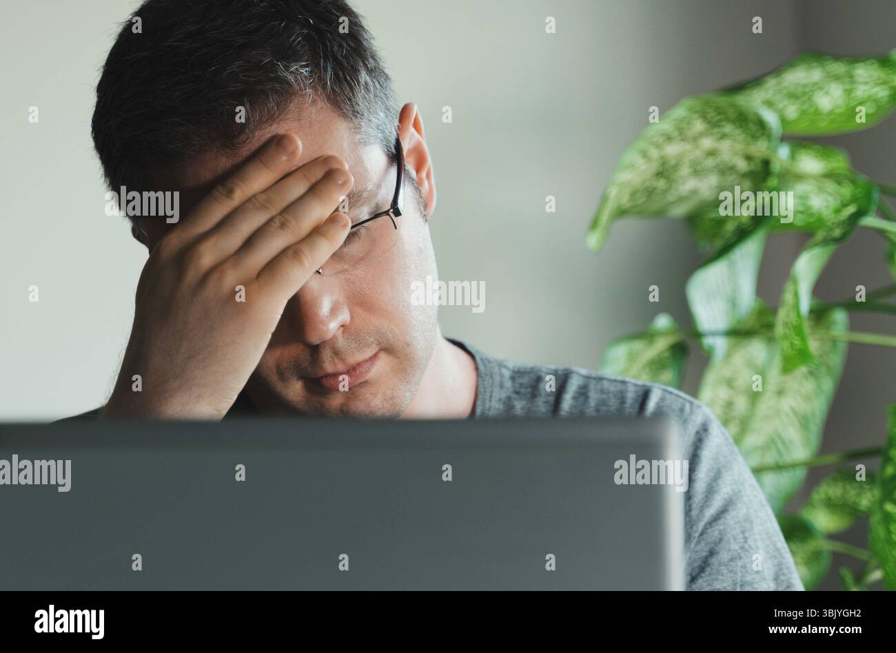 Overwork tiredness exhaustion work hi-res stock photography and images - Alamy