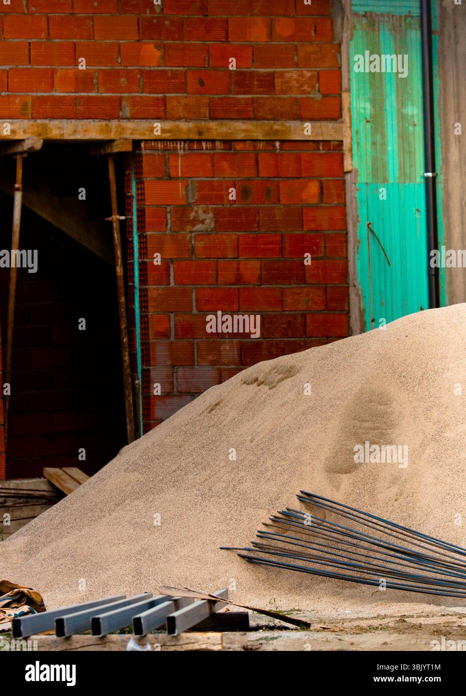 Building under construction pattern hi-res stock photography and images ...