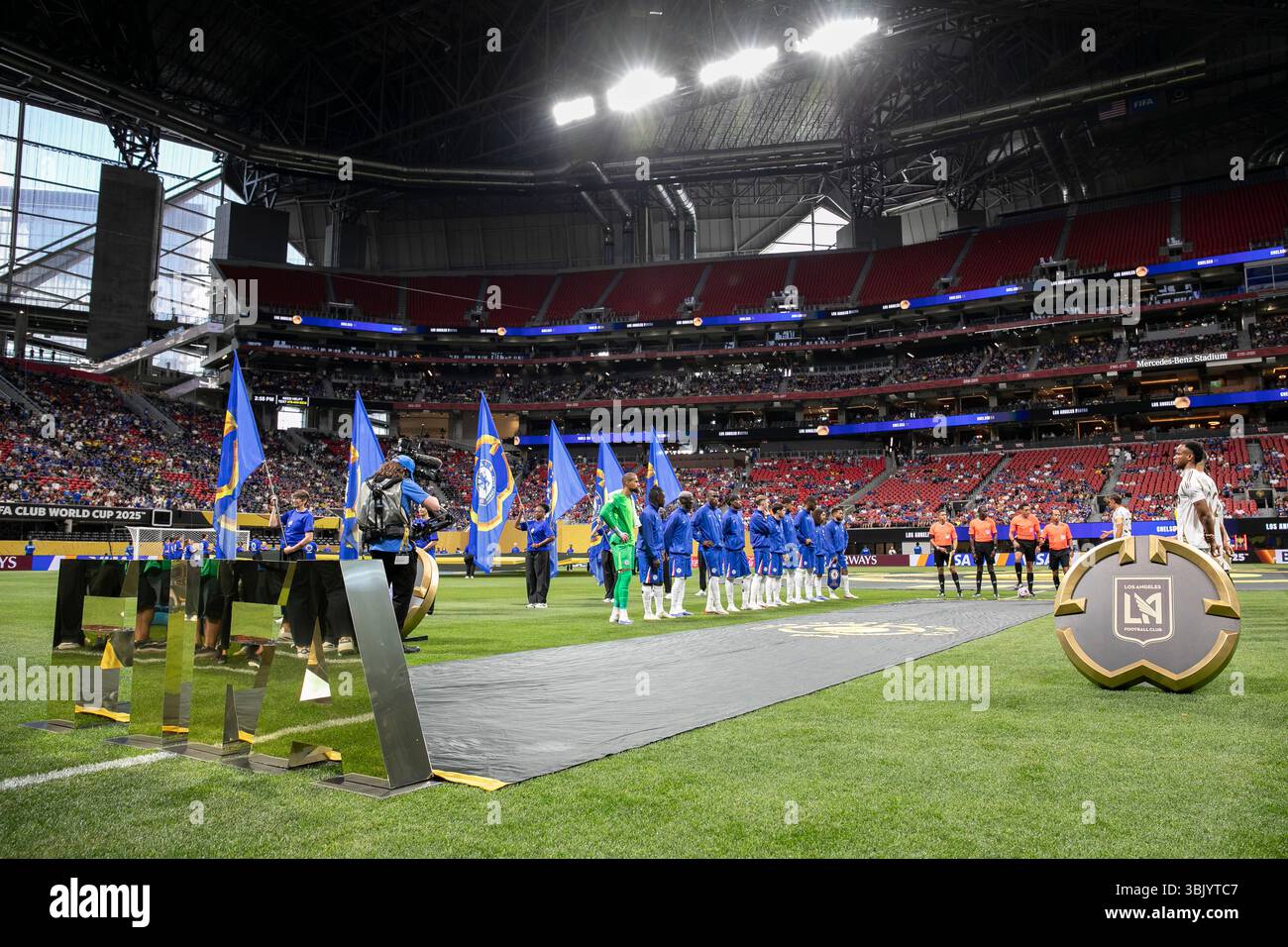 Chelsea FC and LAFC Starting XI line up on the pitch before the FIFA ...
