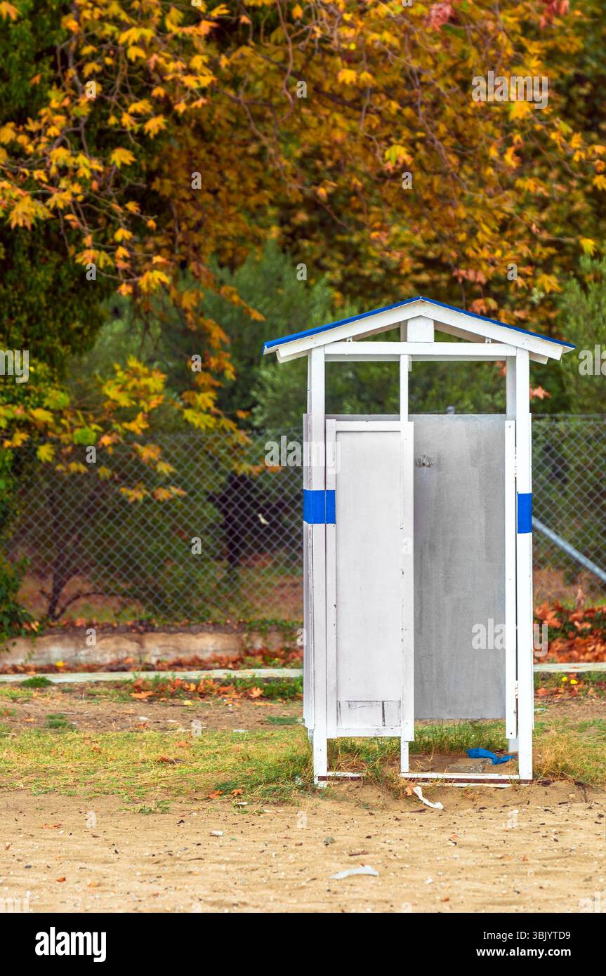 Beach changing cabinet hi-res stock photography and images - Alamy
