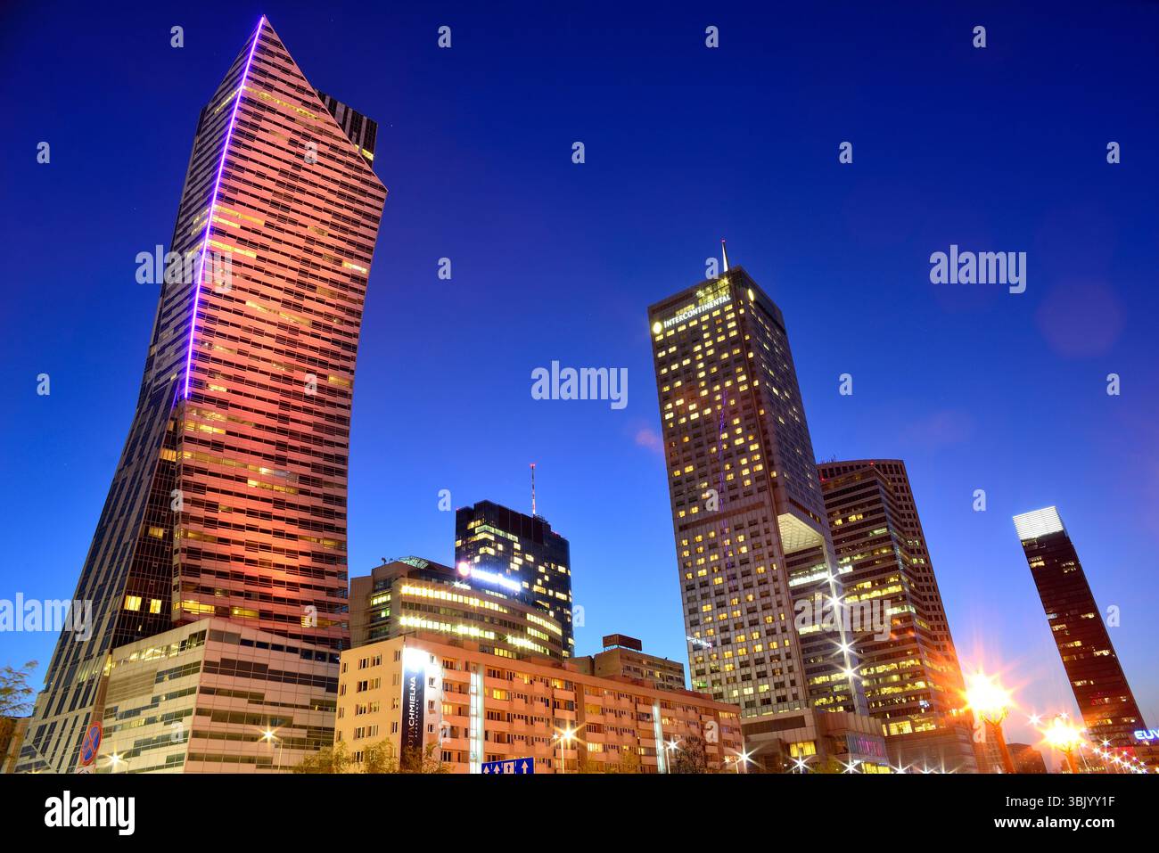 Modern architecture in warsaw downtown hi-res stock photography and ...