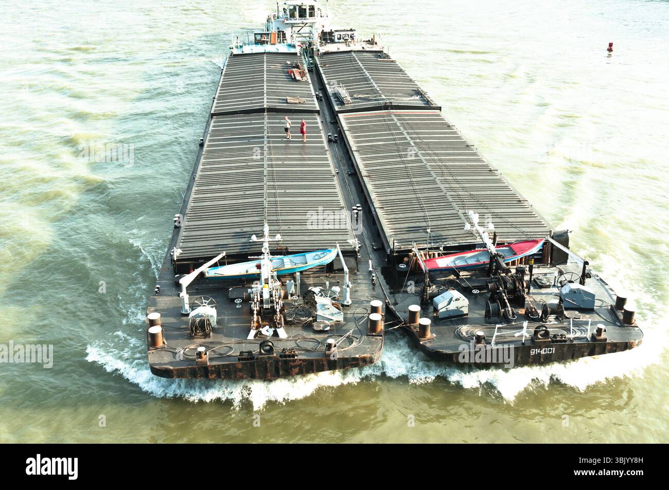 Shot ship on sea hi-res stock photography and images - Alamy
