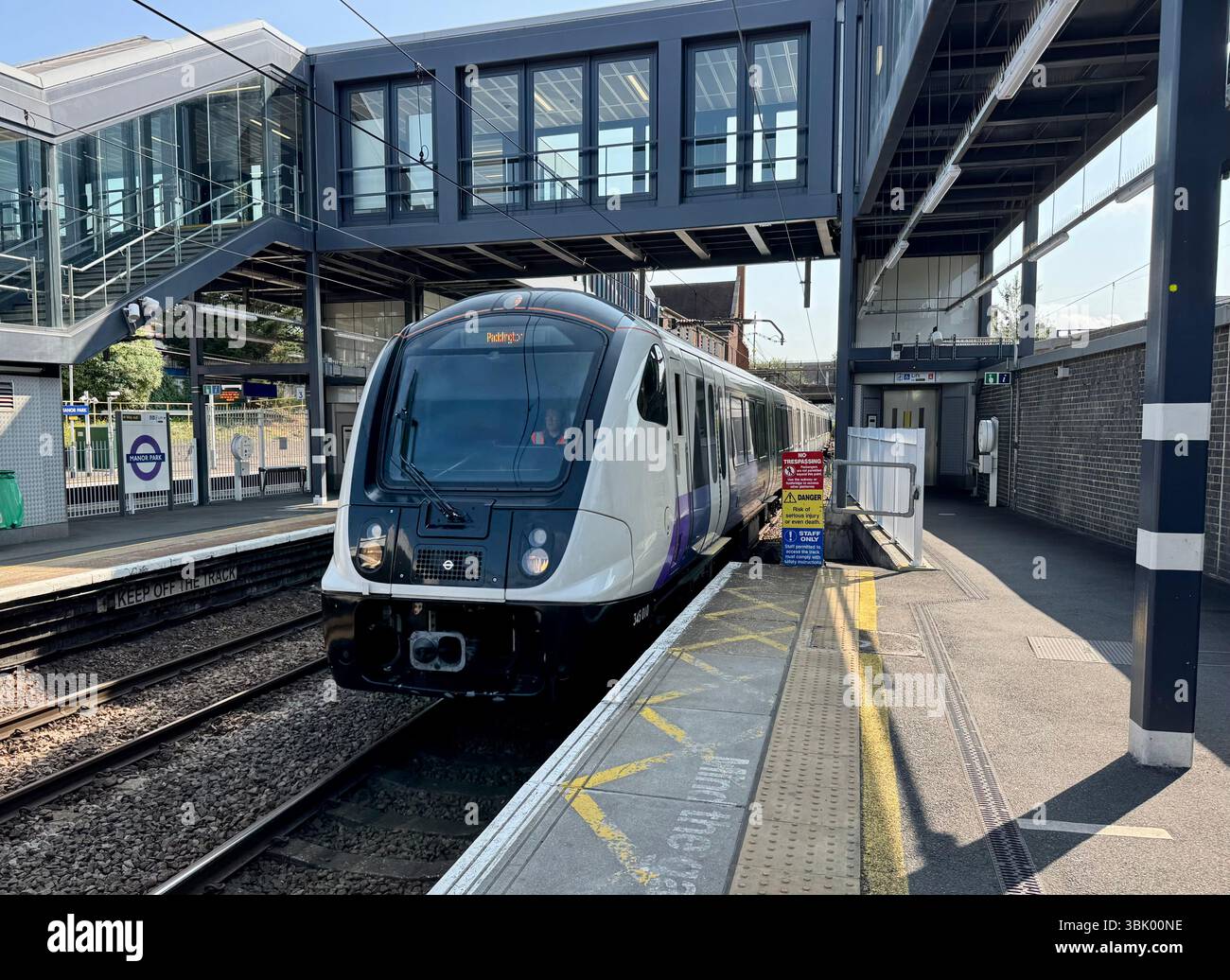 Manor park railway station hi-res stock photography and images - Alamy