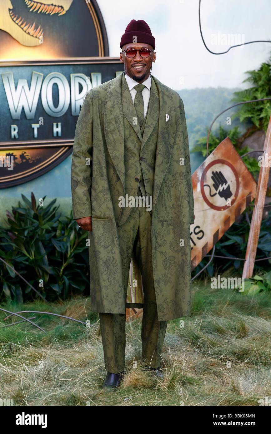 Mahershala Ali poses for photographers upon arrival at the premiere of ...