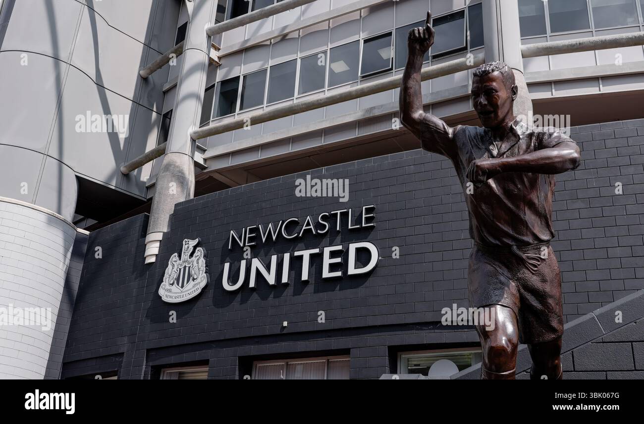 Alan shearer hi-res stock photography and images - Alamy