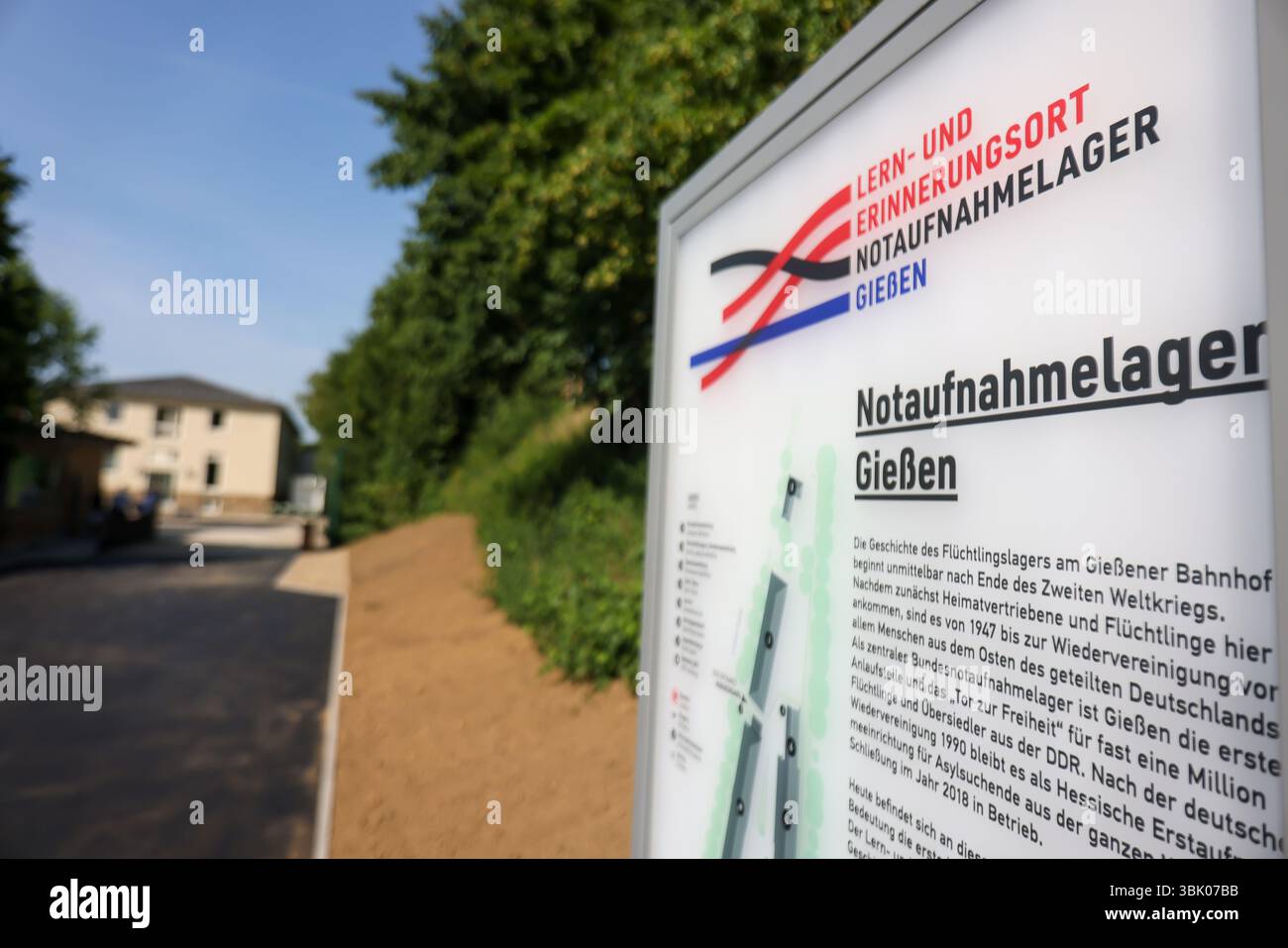 17 June 2025, Hesse, Gießen: The Giessen Reception Center for Learning ...