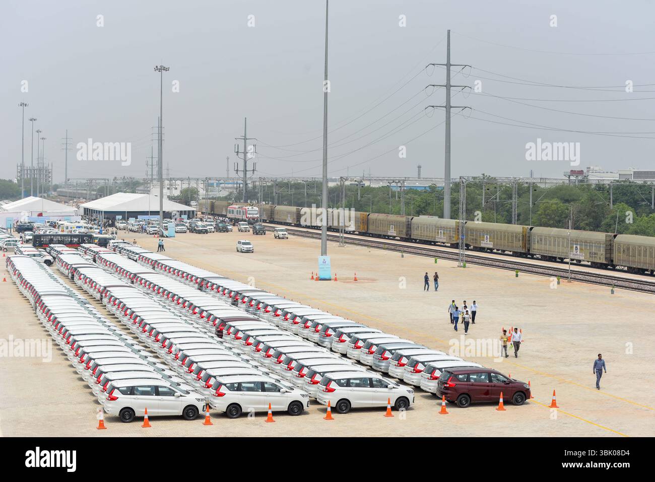 GURUGRAM, INDIA - JUNE 17: New cars parked at automobile in-plant ...