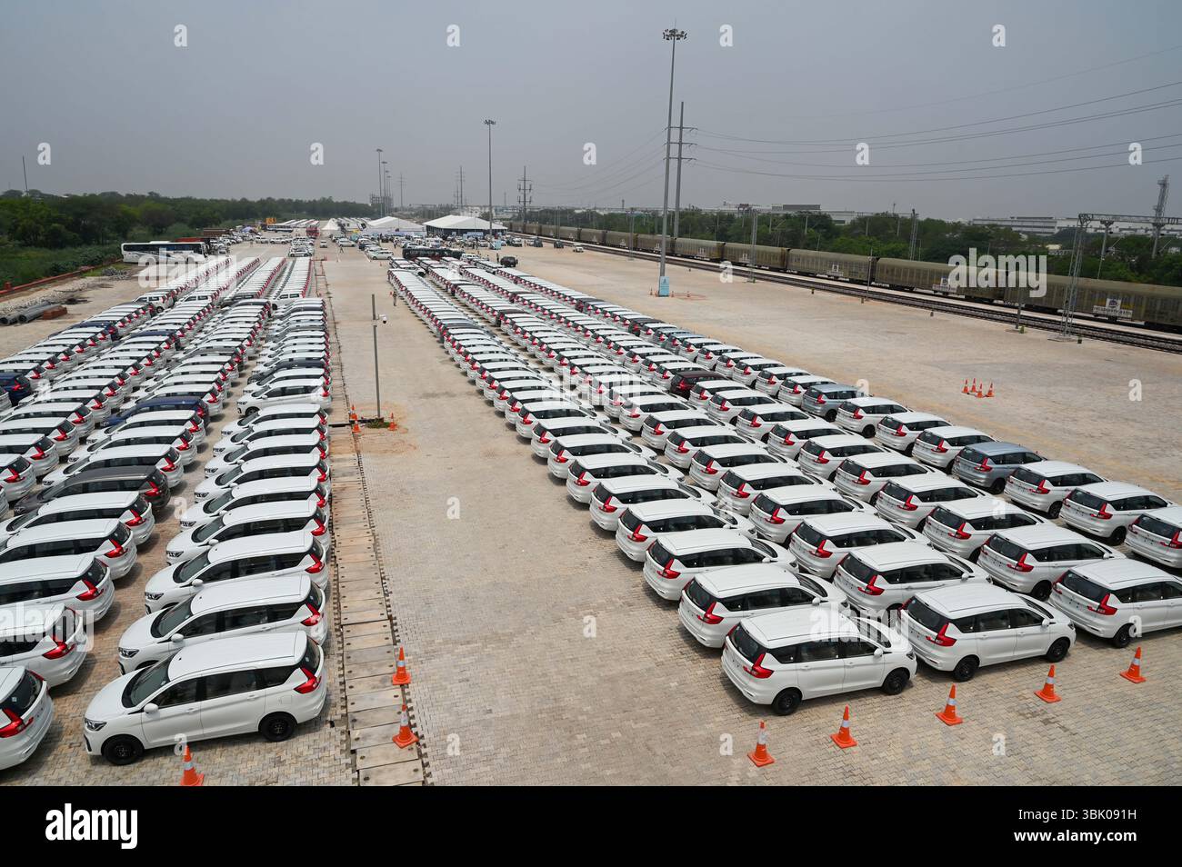 GURUGRAM, INDIA - JUNE 17: New cars parked at automobile in-plant ...
