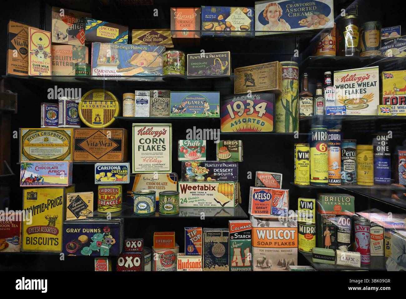 Example of a 1930s grocers - Museum of Brands - London UK Stock Photo ...