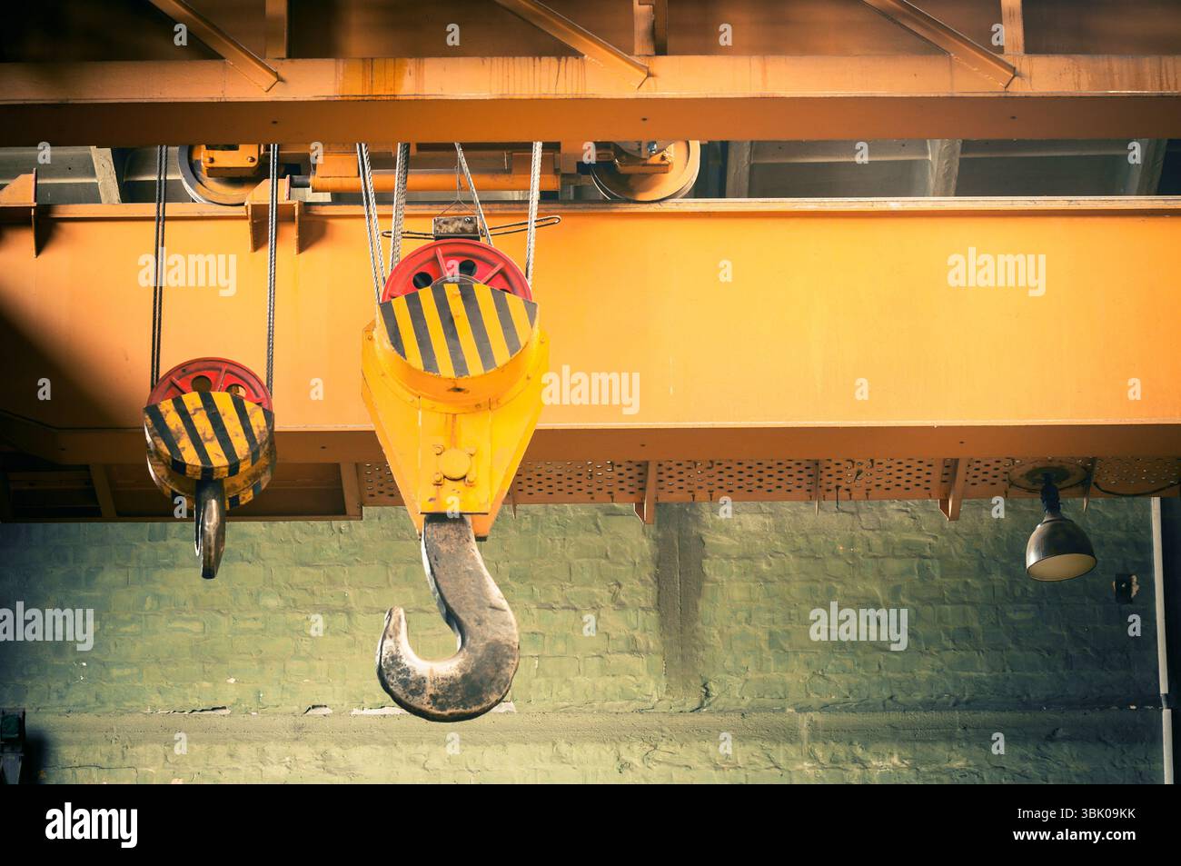Crane hook cable in hi-res stock photography and images - Alamy