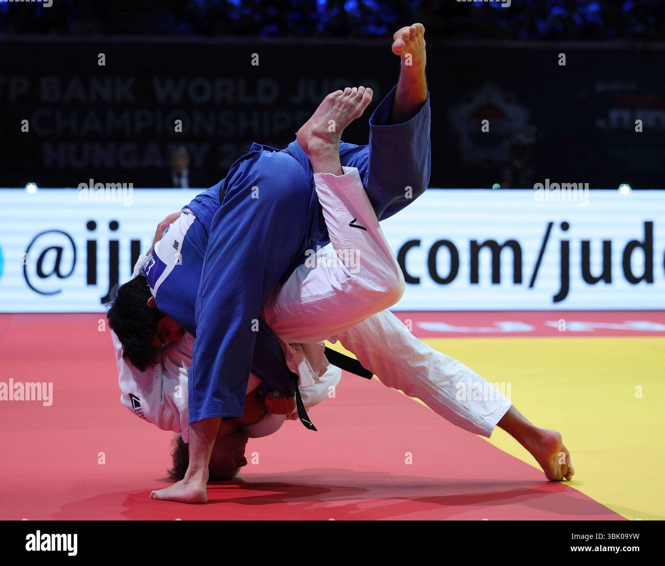 KALJULAID Klen Kristofer of Estonia (white) and HAJIYEV Eljan of ...