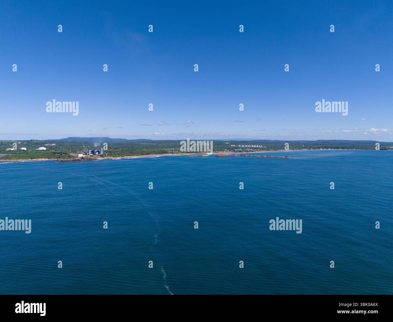 Pacific ocean aerial flyover hi-res stock photography and images - Alamy