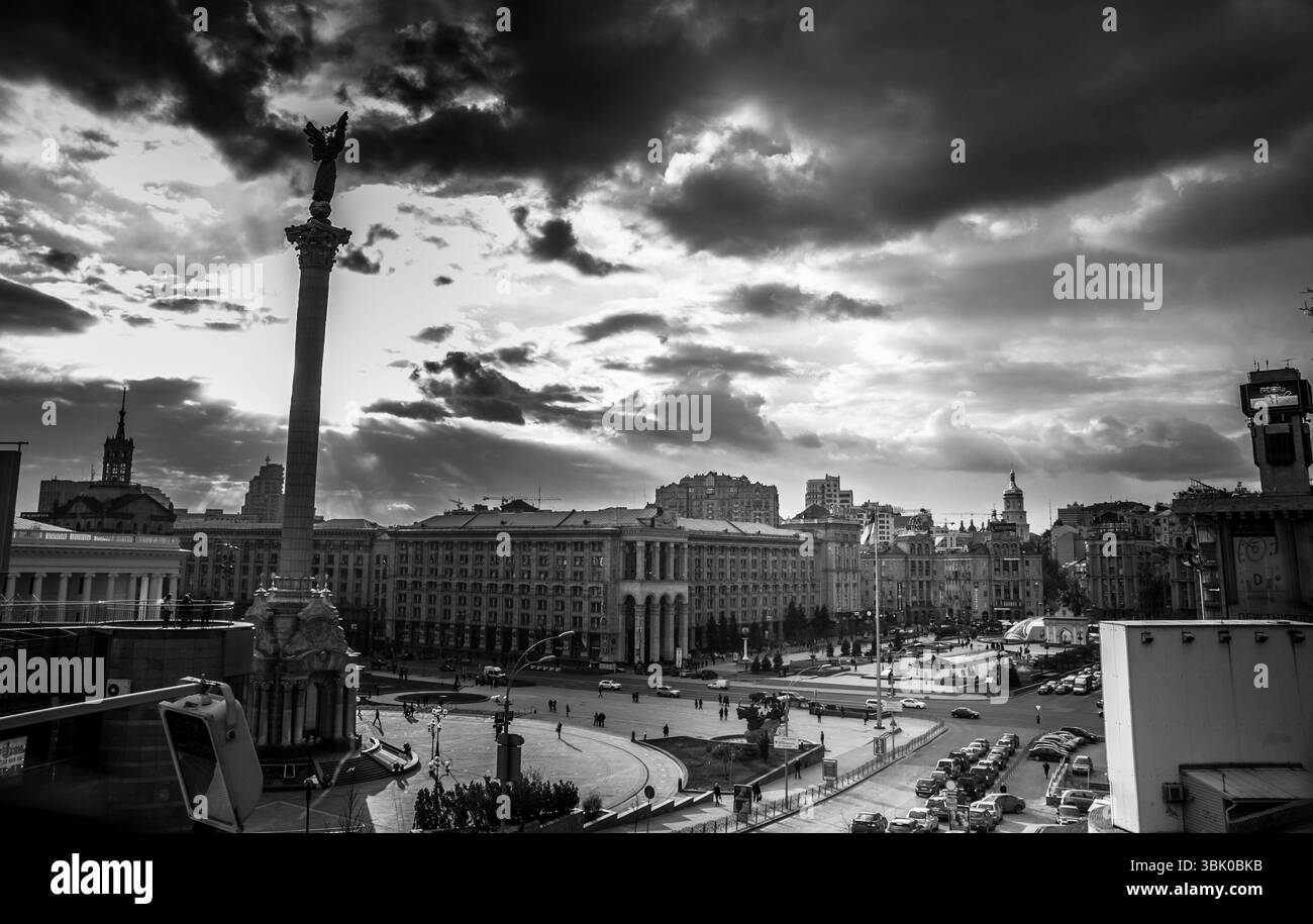 Kiev independence square Black and White Stock Photos & Images - Alamy