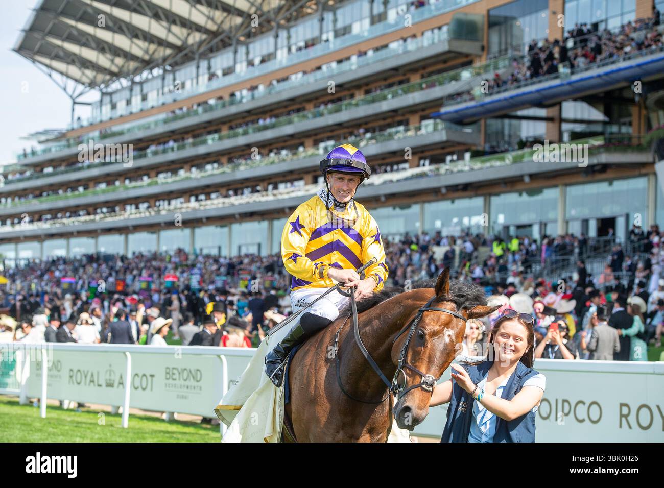 Ascot, Berkshire, UK. 17th June, 2025. Horse AMERICAN AFFAIR ridden by ...