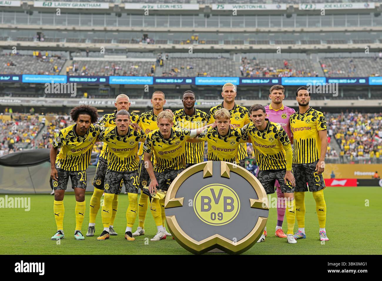 East Rutherford, United States, 17th Jun, 2025. (L-R) of Borussia ...