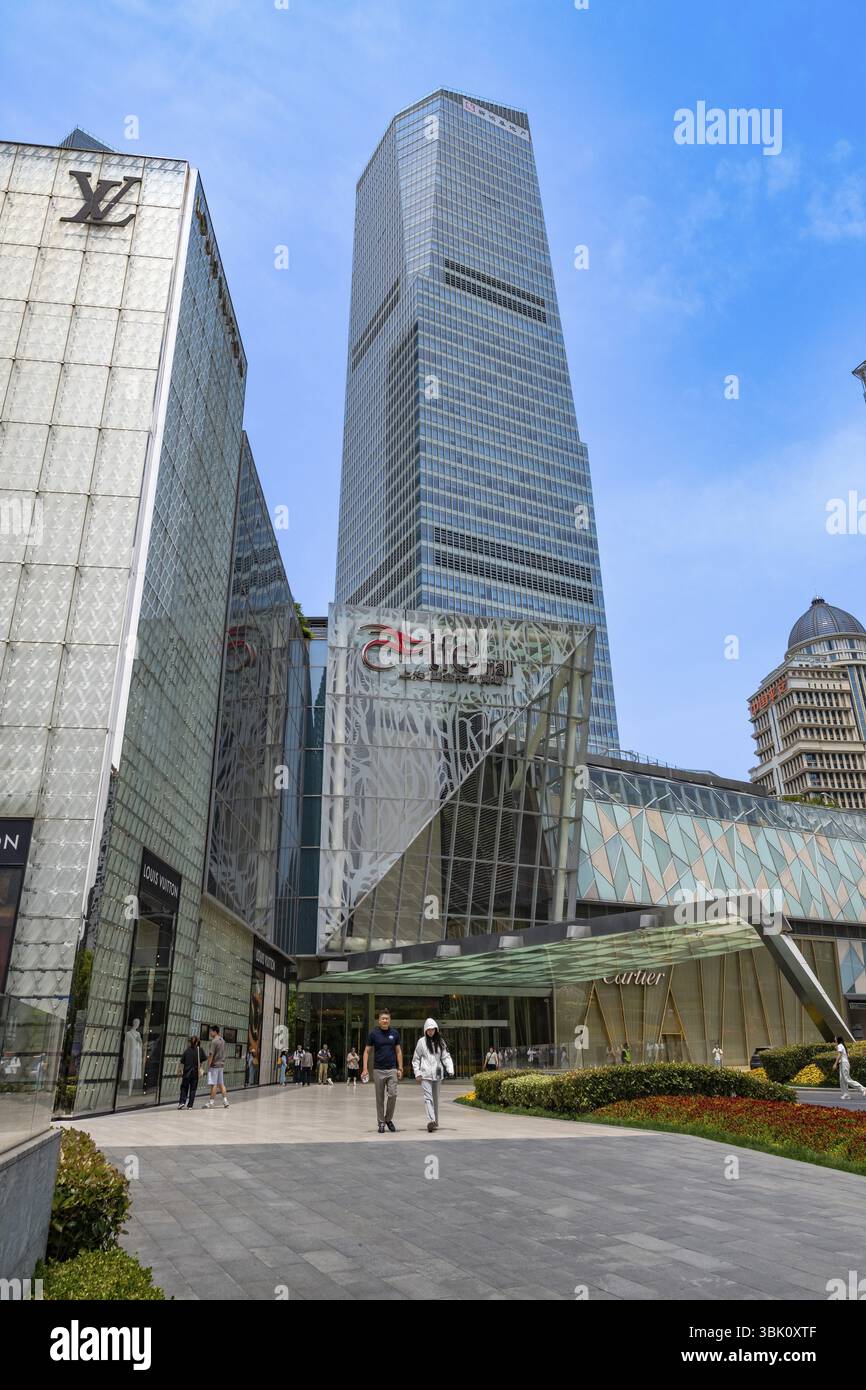 Luxury Mall, IFC Mall shopping centre, Shanghai, People's Republic of ...