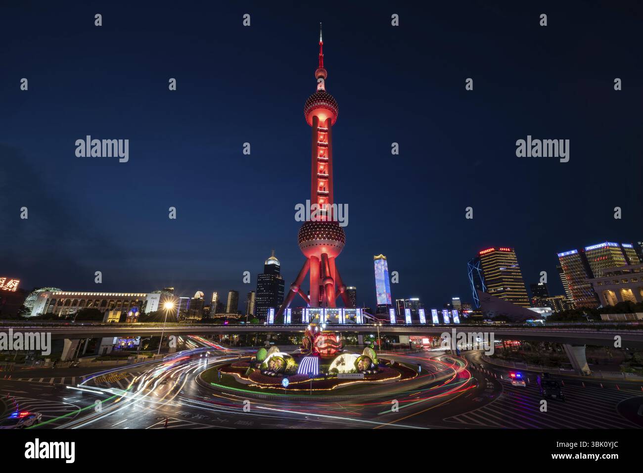 Pearl Tower, roundabout, sunset, evening light, illuminated, Pudong ...