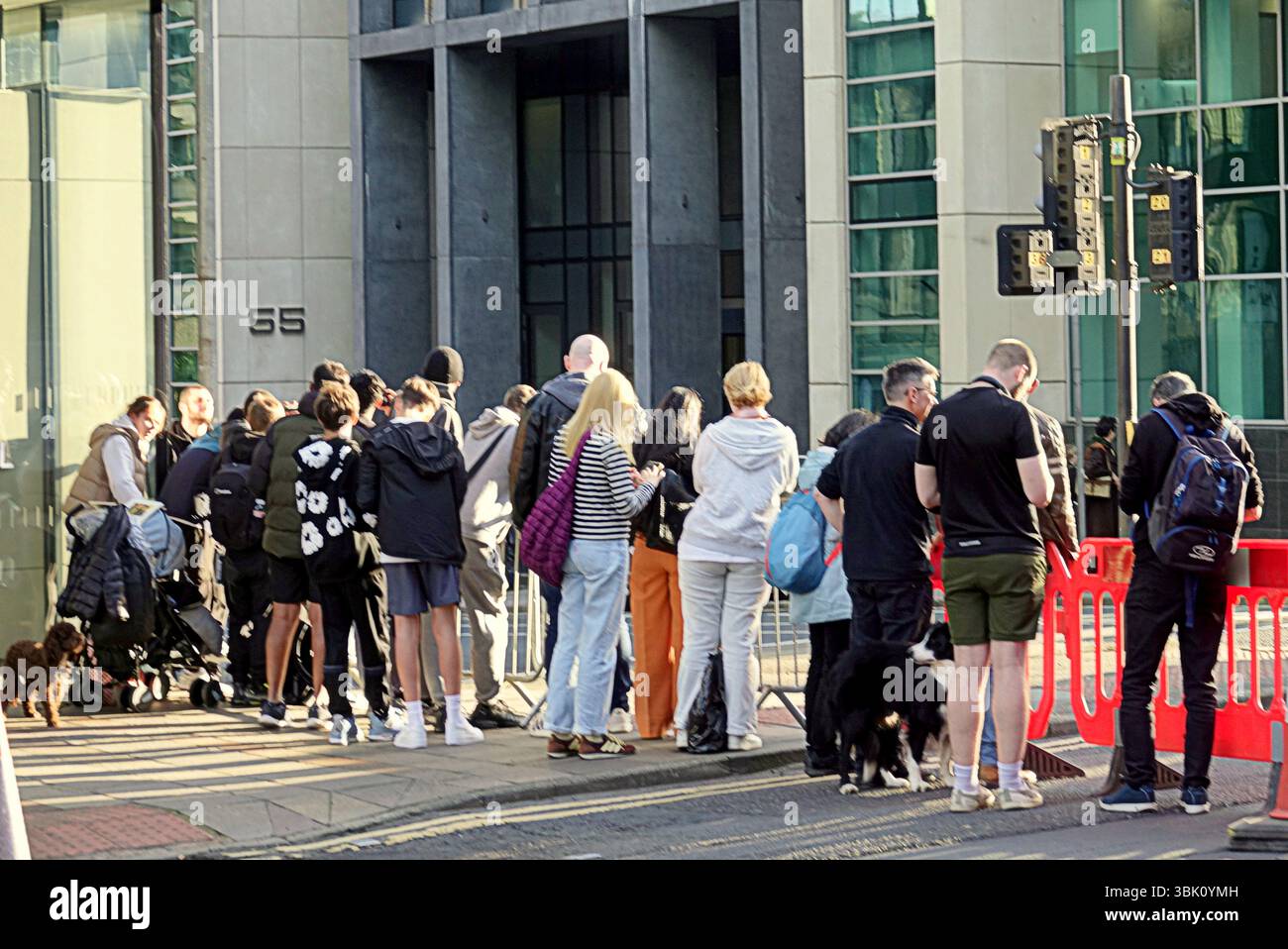 Glasgow, Scotland, UK. 17th June, 2025. Glen Powell chases a purple ...