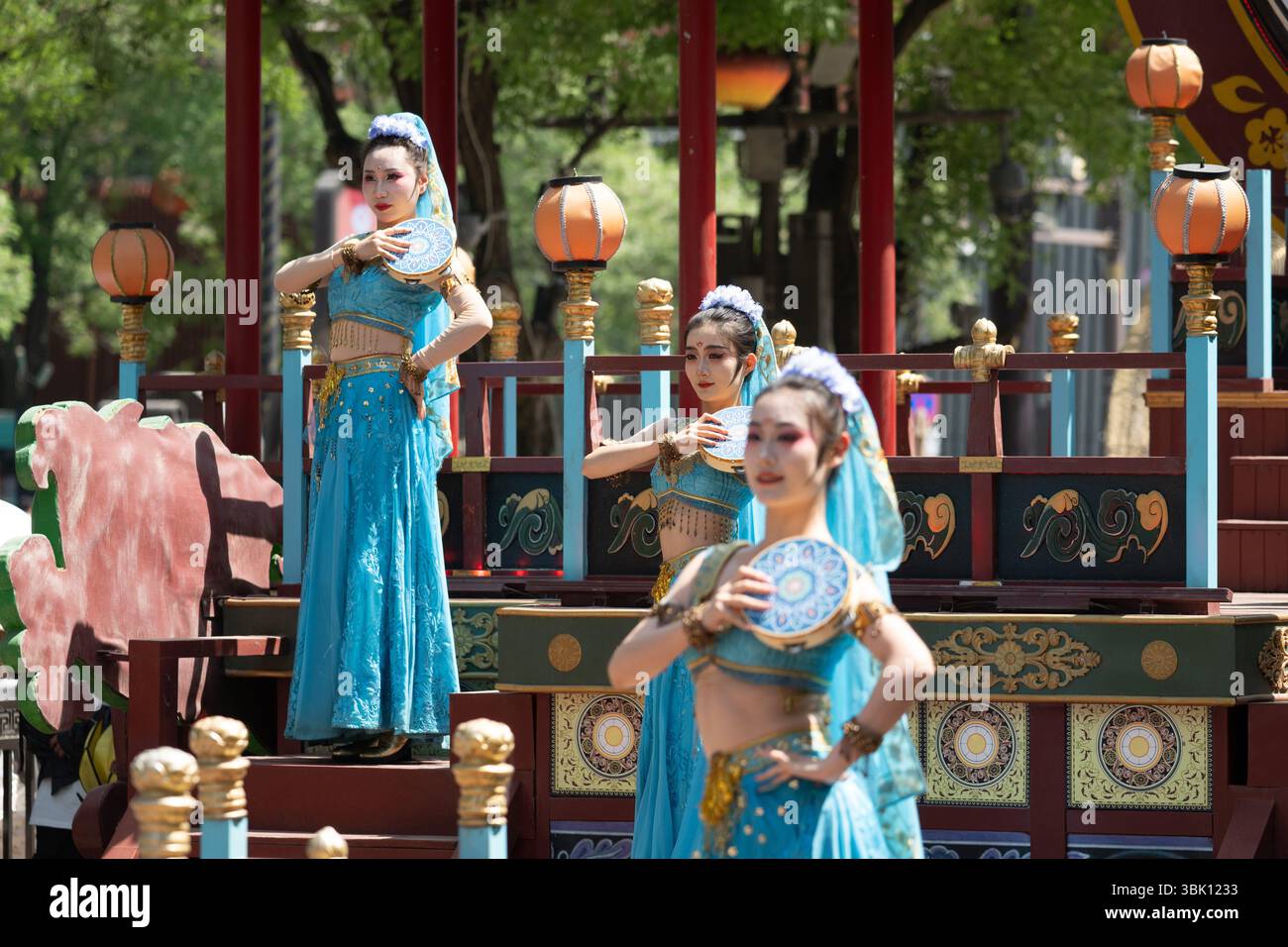 02 May 2025, China, Xi·an: Dancers wear traditional Chinese dance ...