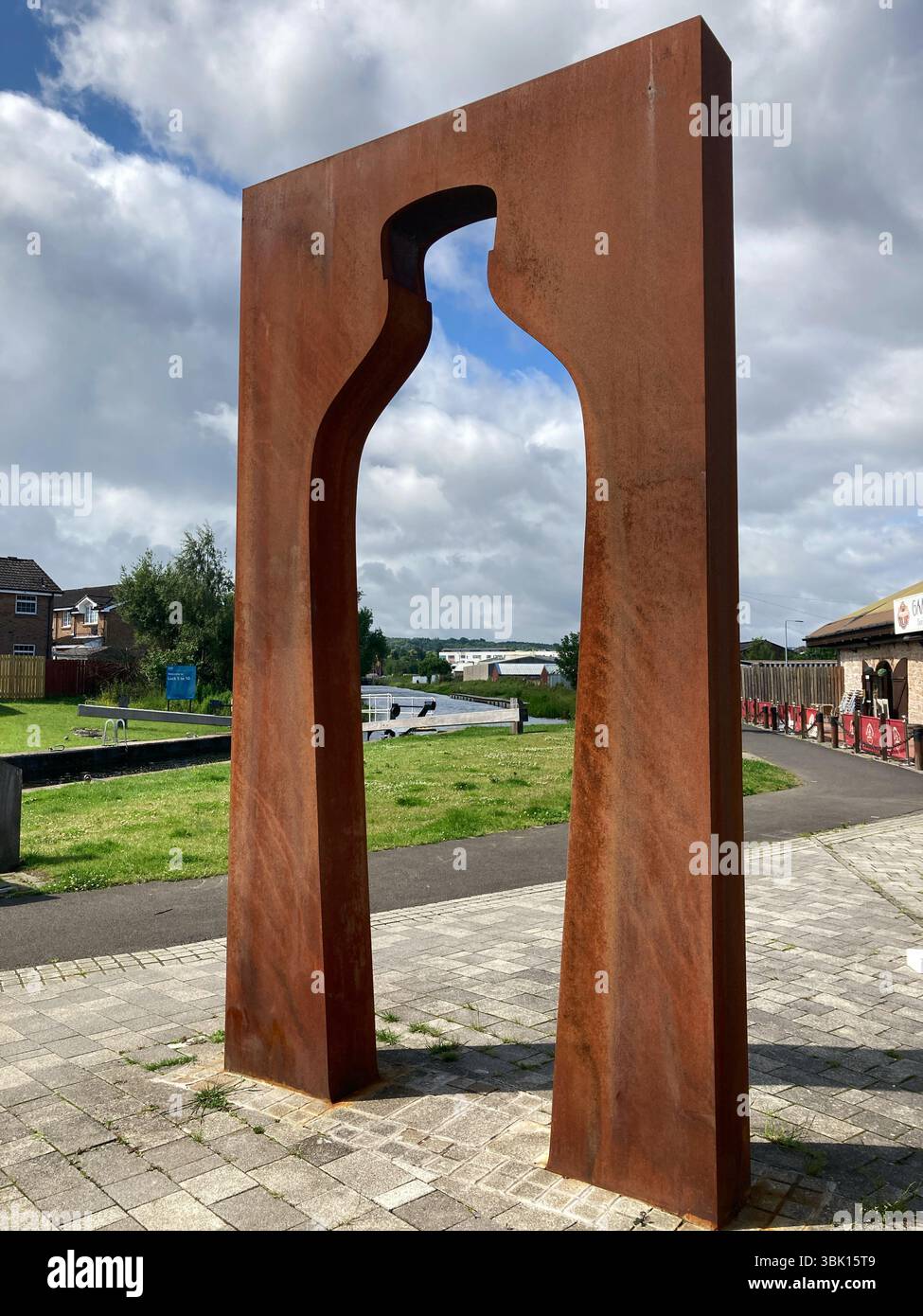 Canal lock locks gate gates smartphone stock photos and images - Alamy