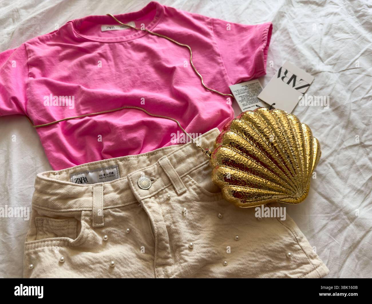 Casual outfit ideas everyday hi-res stock photography and images - Alamy