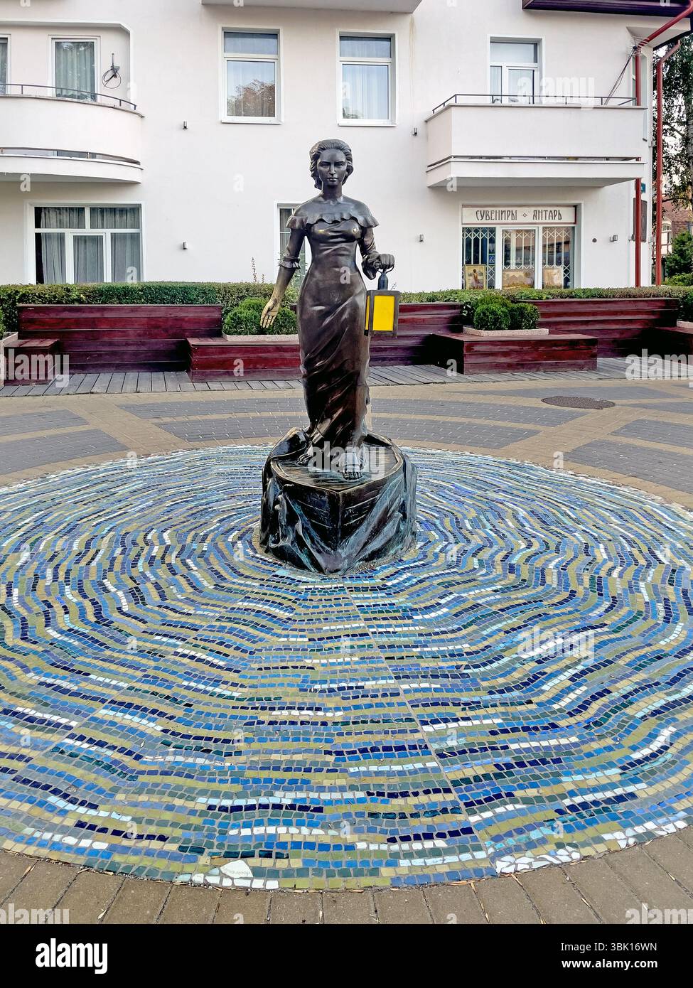 Running girl statue ancient hi-res stock photography and images - Alamy