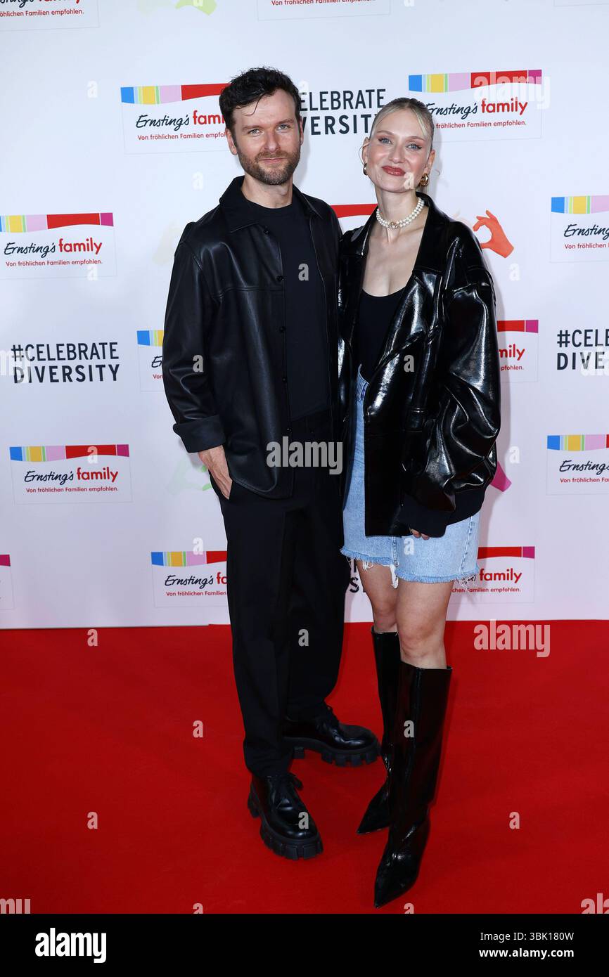 Daniel Grunenberg und Carolin Niemczyk (Glasperlenspiel) bei der ...