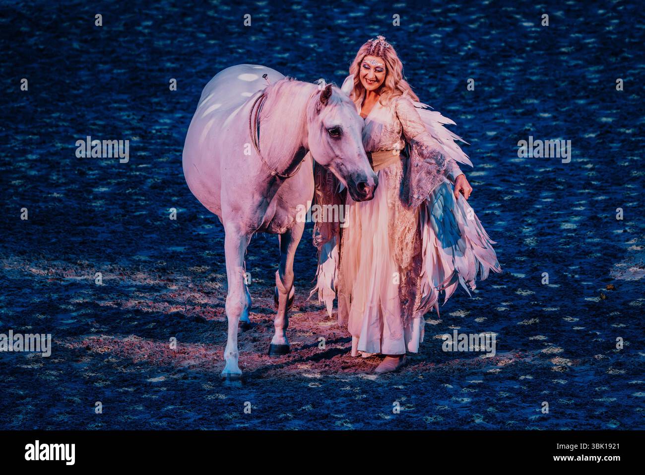 14.06.2025, xkkux, Düsseldorf, Cavalluna - Tor zur Anderswelt im PSD BANK-Dome Duesseldorf. NRW ...