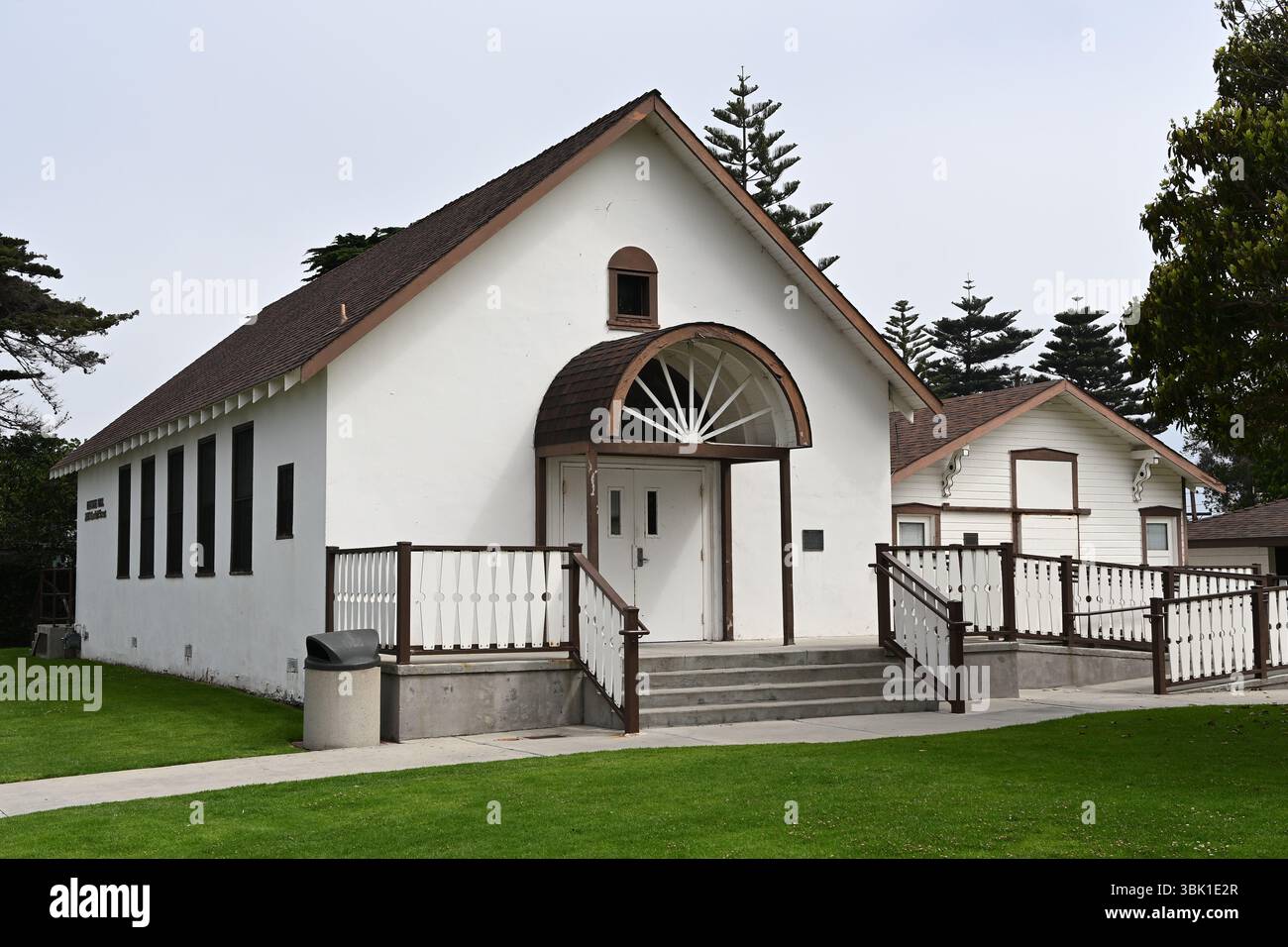 CARLSBAD, CALIFORNIA - 15 JUNE 2025: Heritage Hall in Magee Park a 2.1 ...