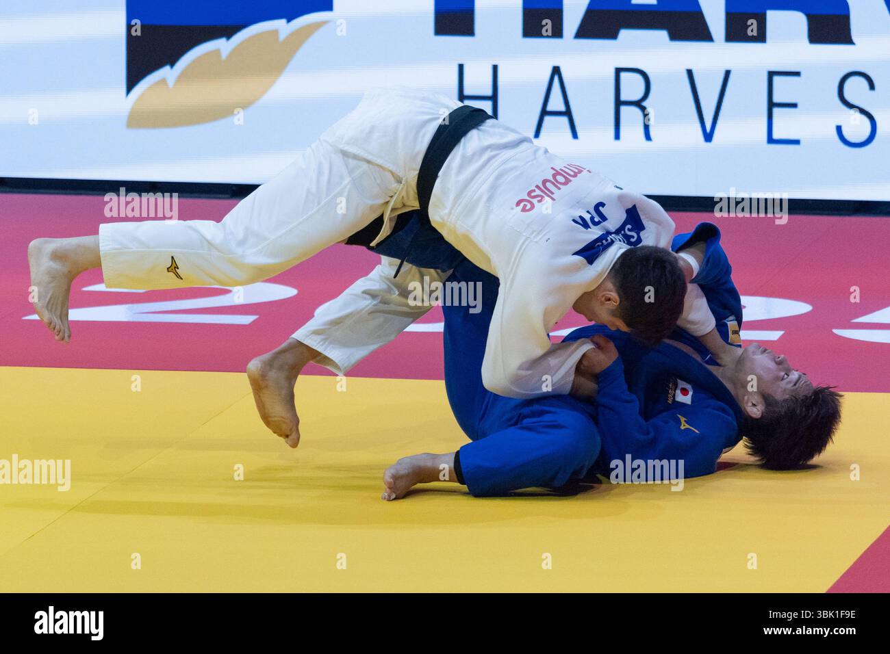 Budapest, Hungary. 17th June, 2025. Murao Sanshiro (L) of Japan and ...