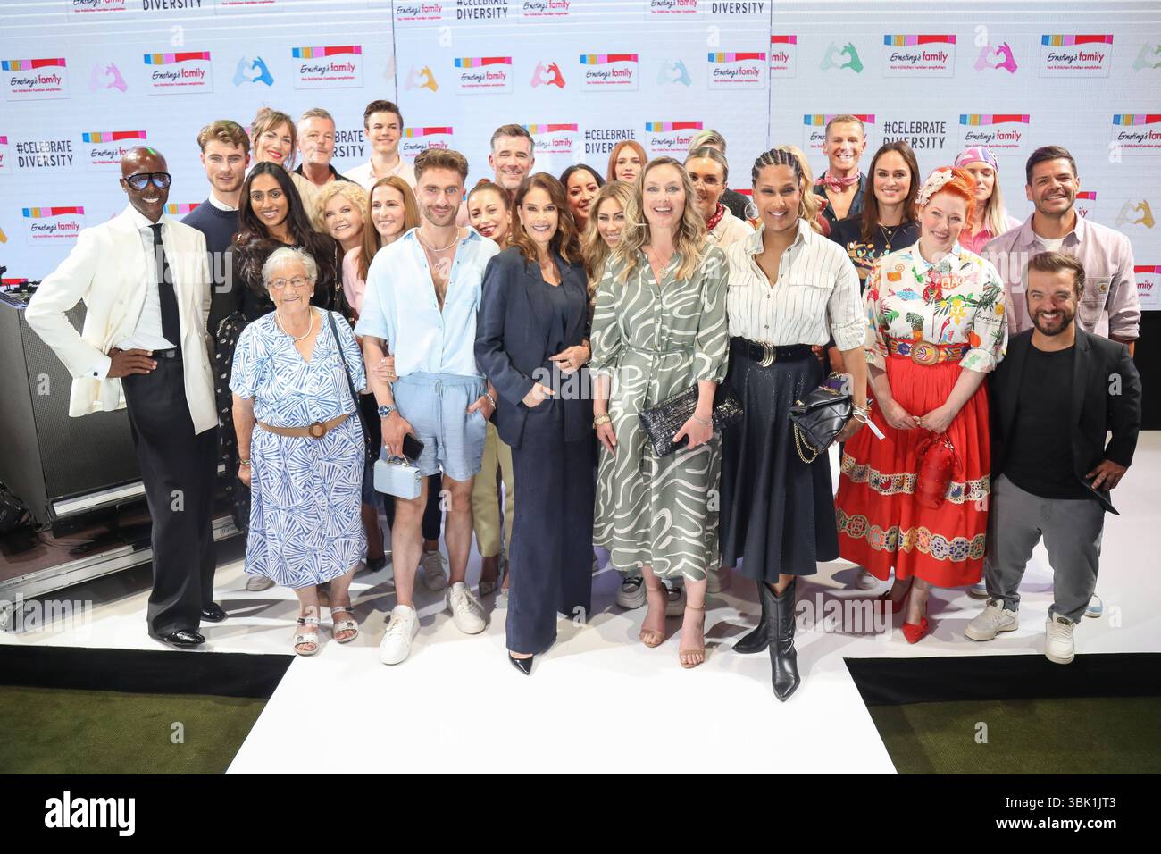 Ernsting s family Fashion Show Hamburg, 17.06.2025 Teri Hatcher ...