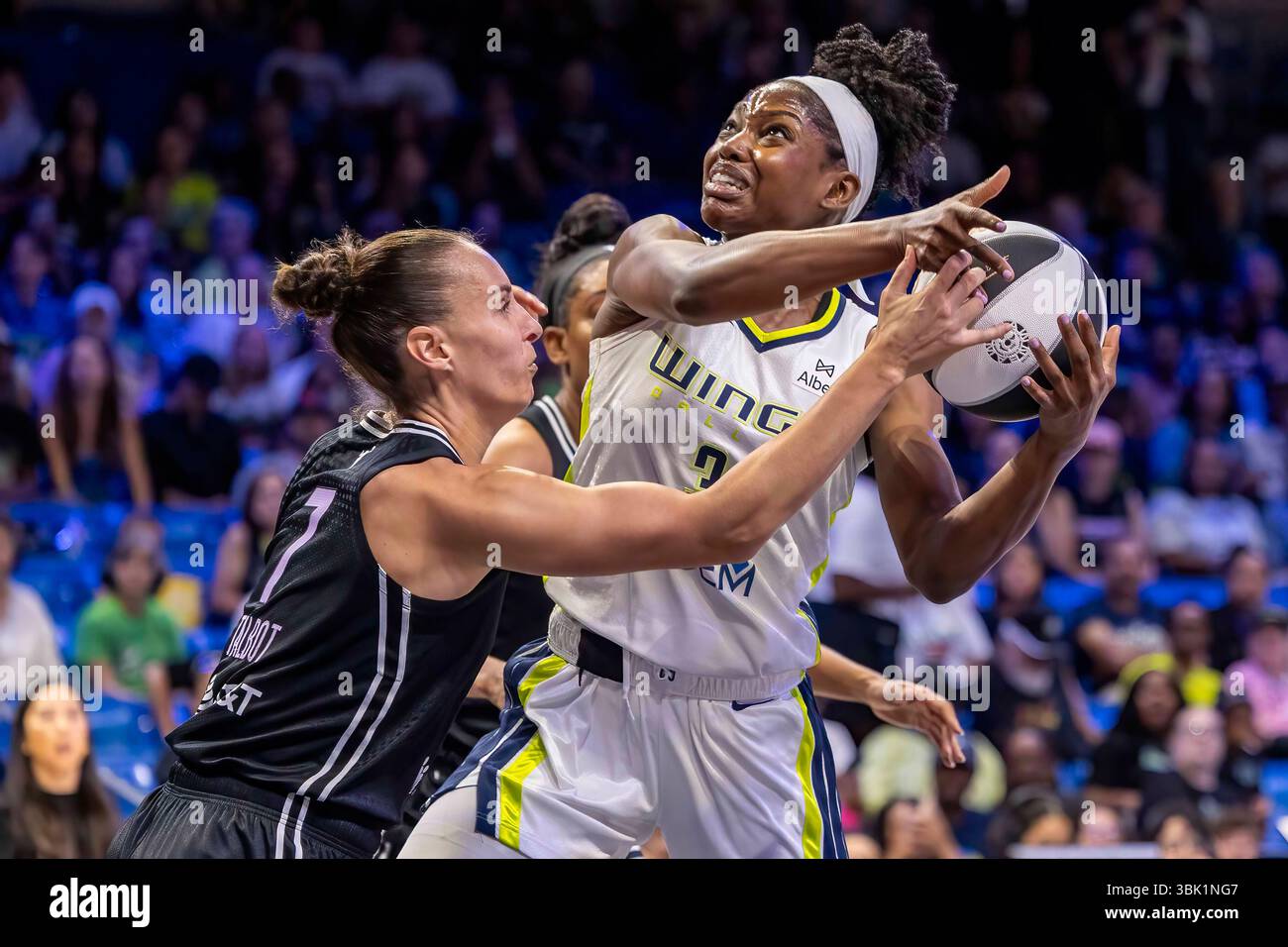 Arlington, Texas, USA. 17th June, 2025. Dallas Wings forward KAILA ...