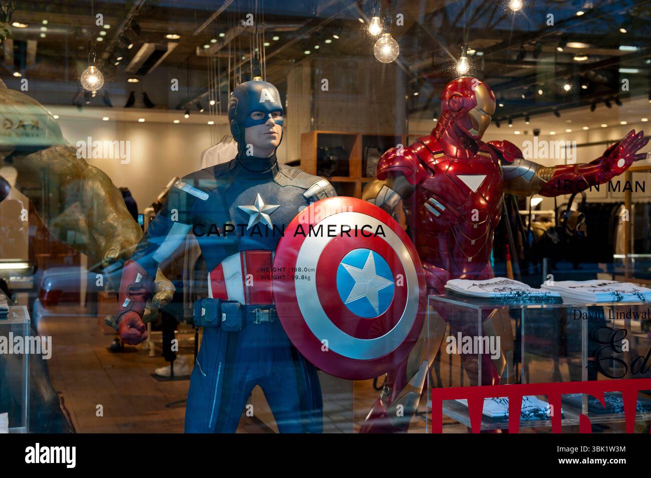 Mannequins of American Marvel comics superheroes Captain America and ...