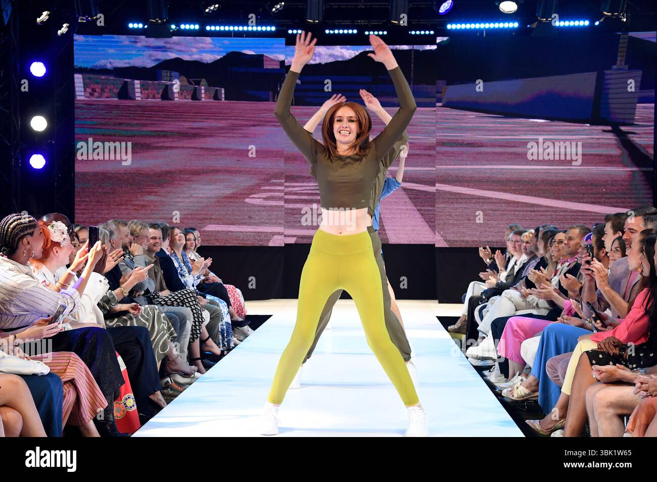 Sandra Hunke bei der Ernsting's Family Fashion Show 2025 im Empire ...
