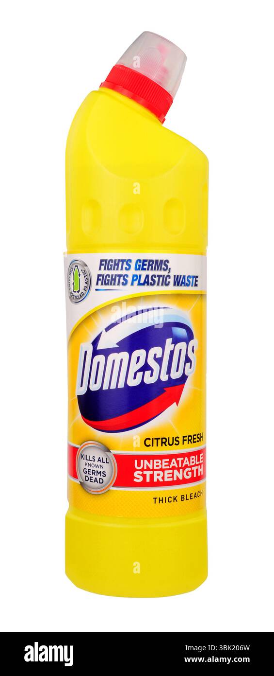 Domestos citrus fresh thick bleach in a 750ml plastic bottle Stock ...