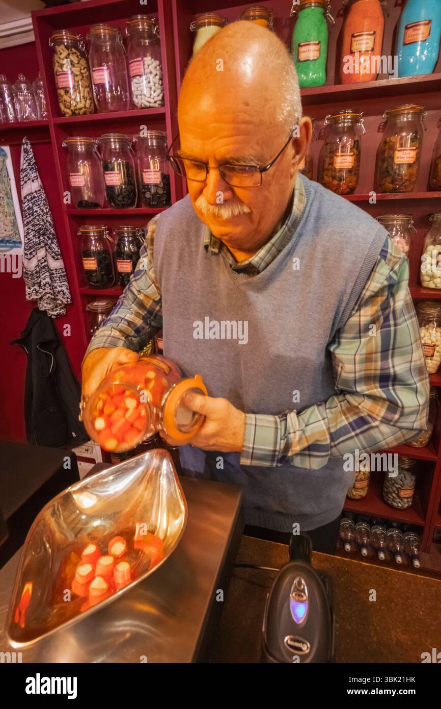 England, Somerset, Bath, Abbey Green, The Bath Sweet Shop, Interior ...