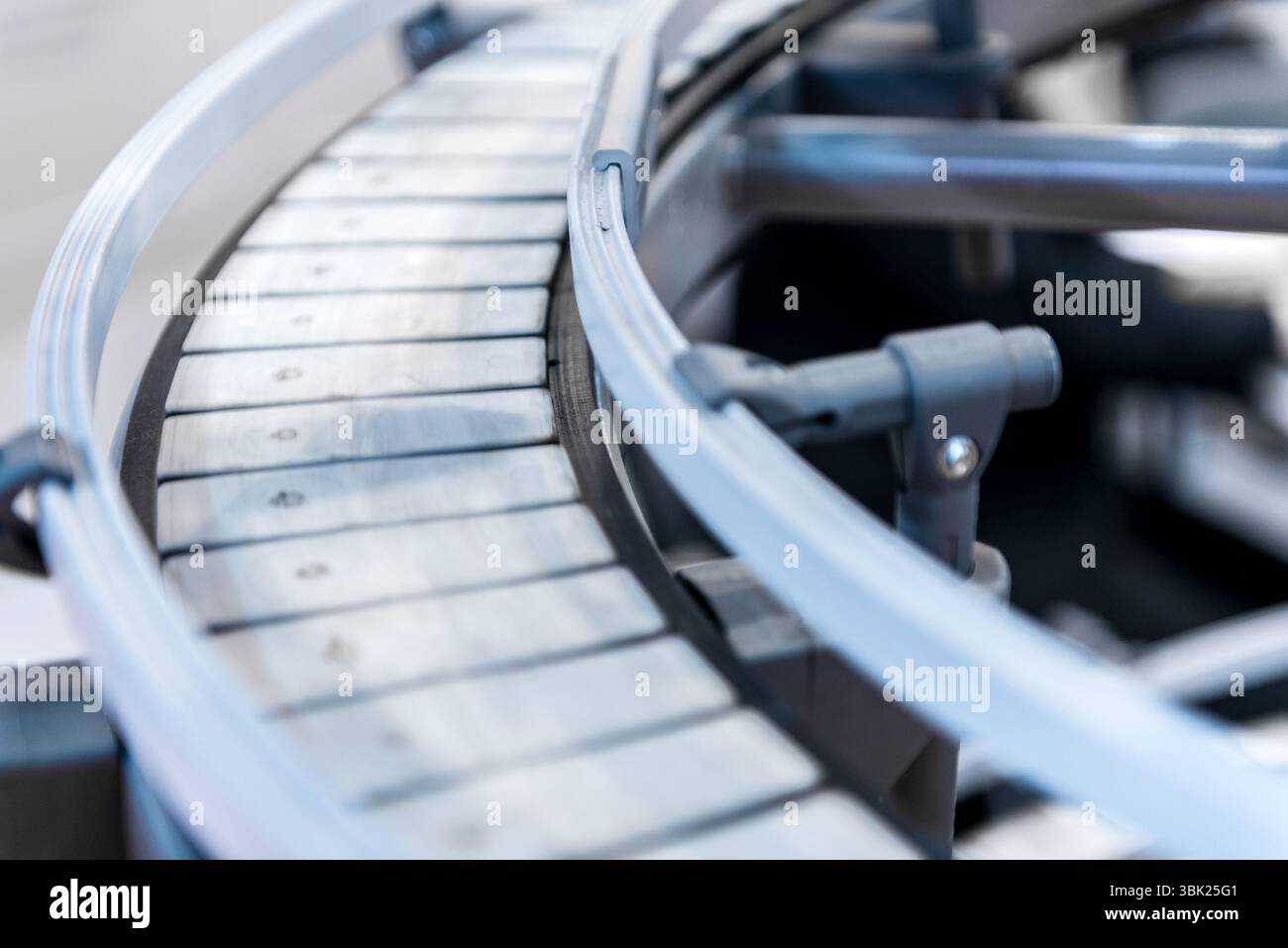 Conveyor belt boxes hi-res stock photography and images - Alamy