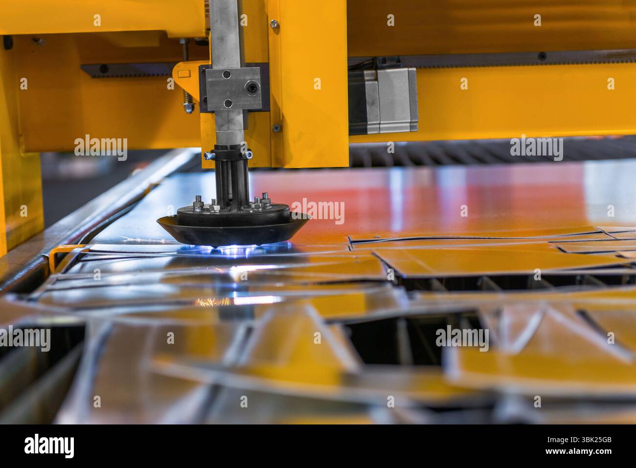Laser plasma robotic welding machine hi-res stock photography and ...