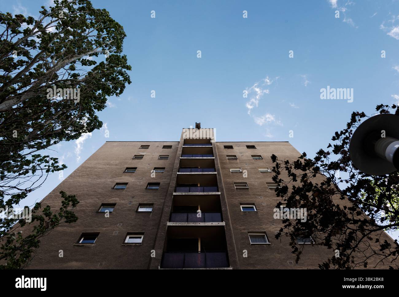 Outdoor shot building white hi-res stock photography and images - Alamy