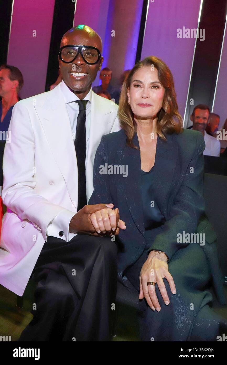 Bruce Darnell, Teri Hatcher zu Gast bei der Ernstings Fashion HW Show ...