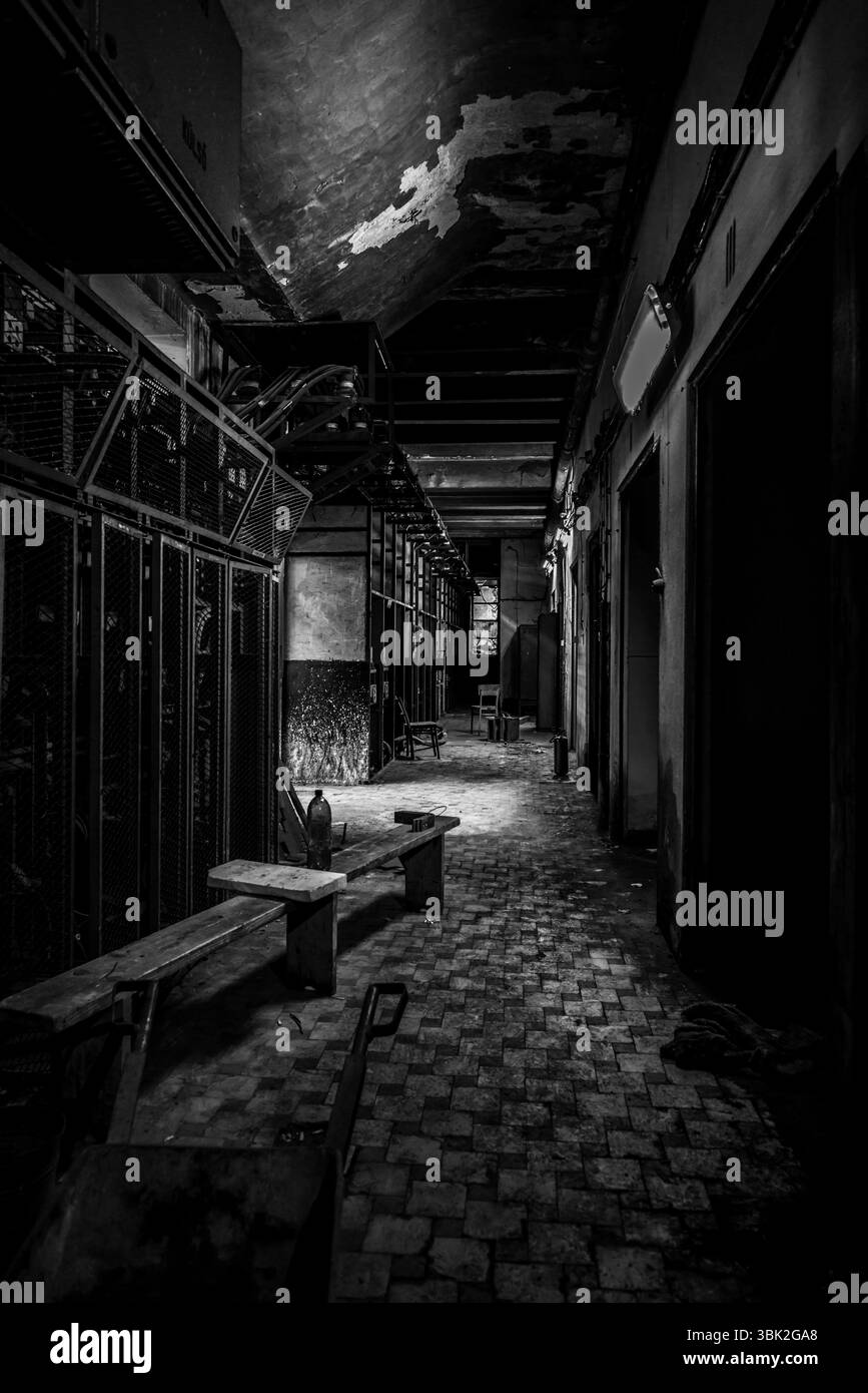 Metal architecture building industry Black and White Stock Photos ...