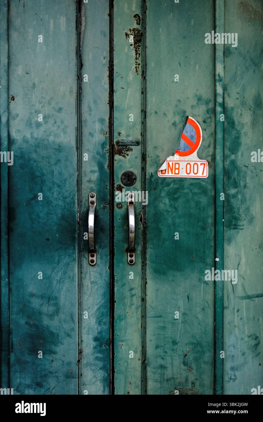 Metal green aged textured hi-res stock photography and images - Alamy