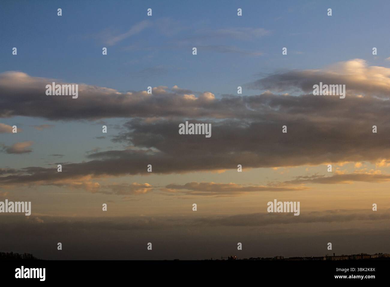 Fluffy clouds shifting hi-res stock photography and images - Alamy
