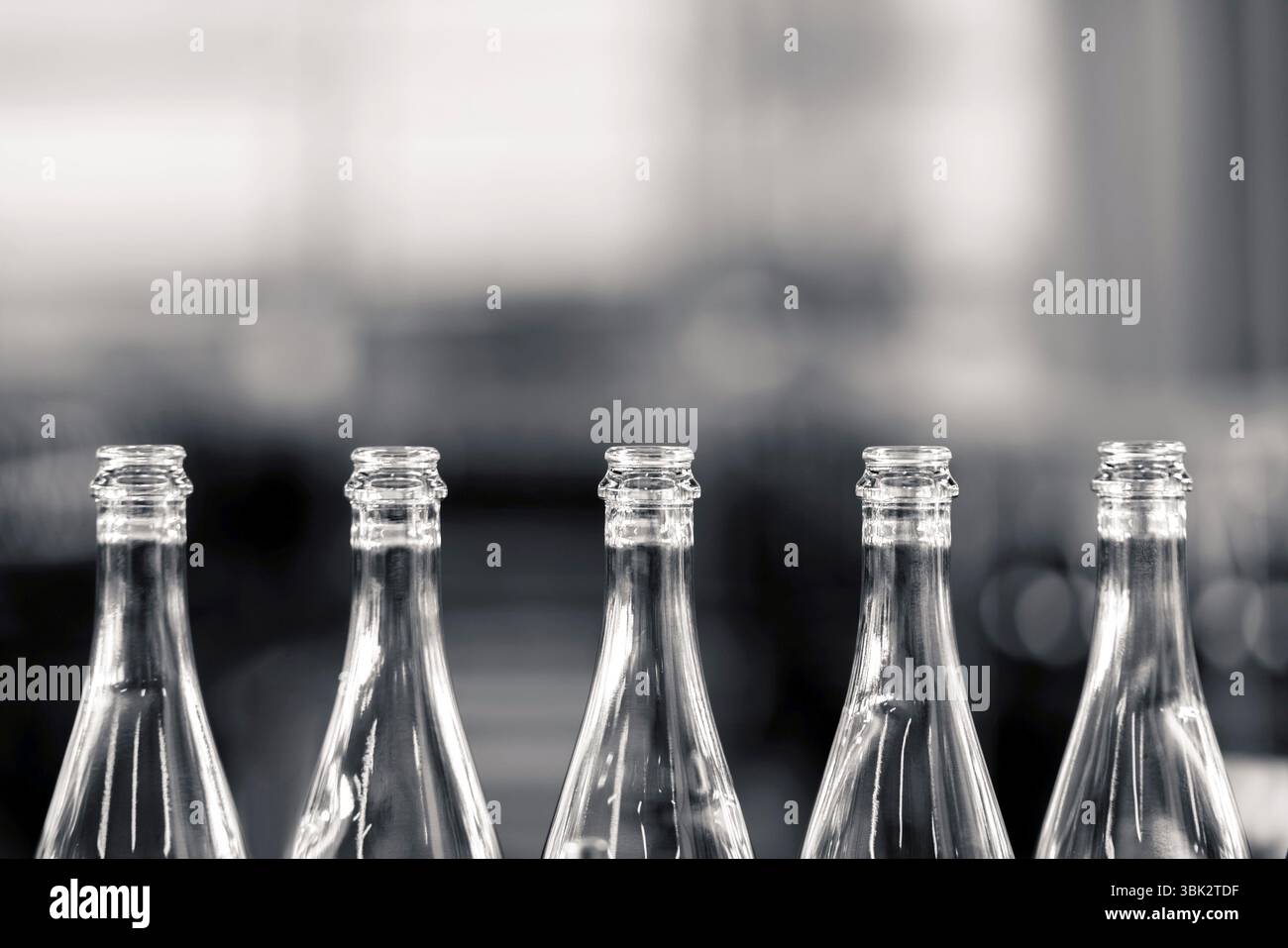 Brewery beer bottle on conveyor hi-res stock photography and images - Alamy