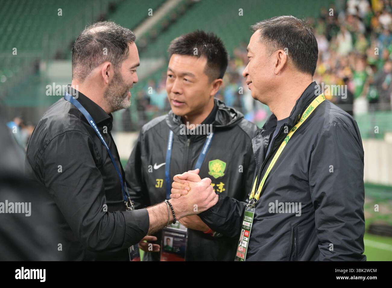 Beijing Guoan Football Club defeated Changchun Yatai Football Club with ...