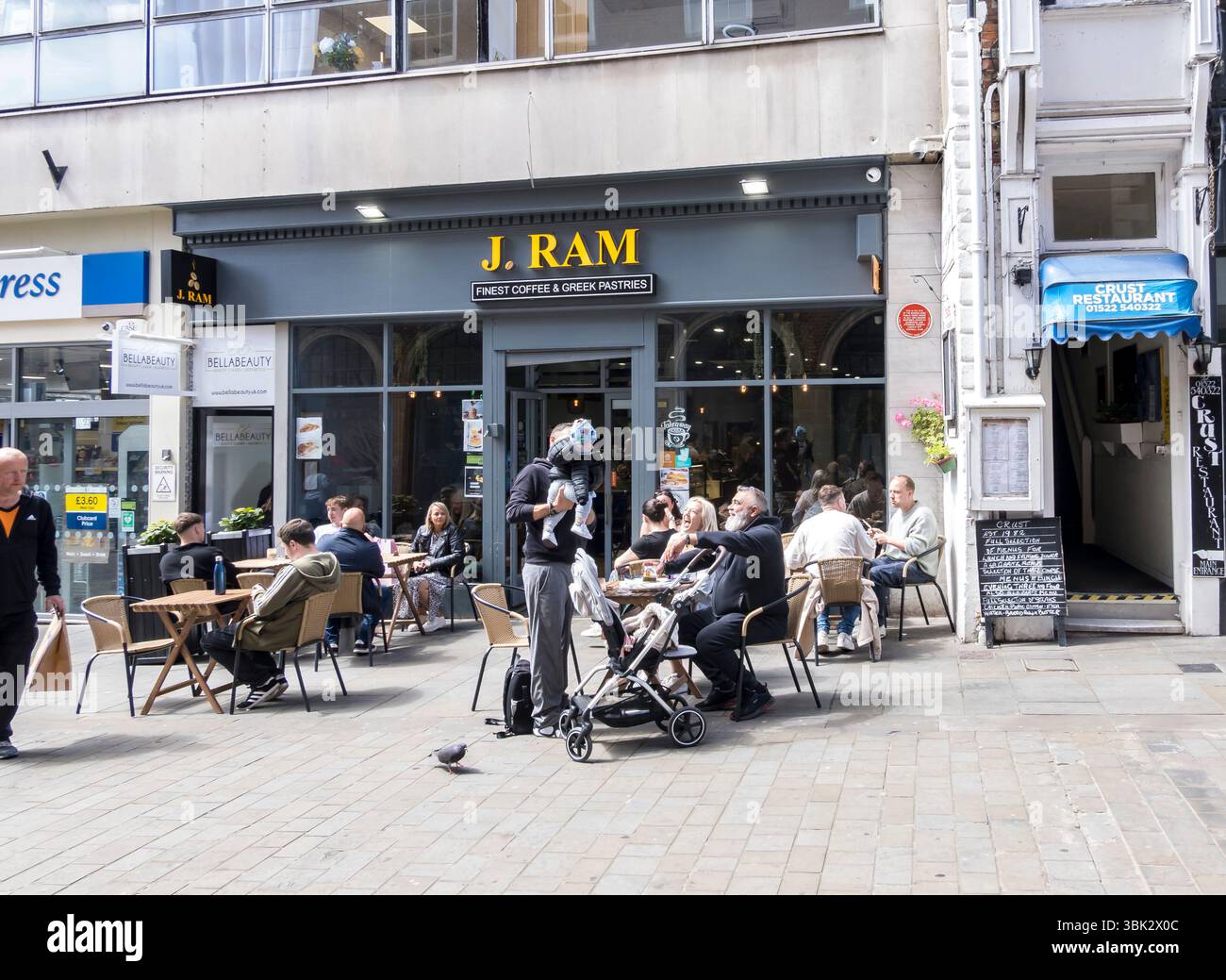 High street coffee shop hi-res stock photography and images - Alamy