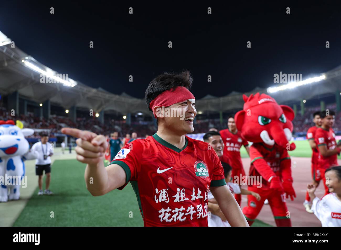 Henan Jiuzu Dukang Football Club defeated Chengdu Rongcheng Football ...
