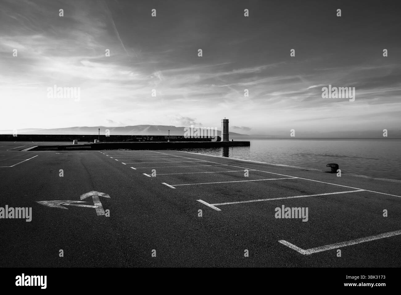 Sea and sky background Black and White Stock Photos & Images - Alamy