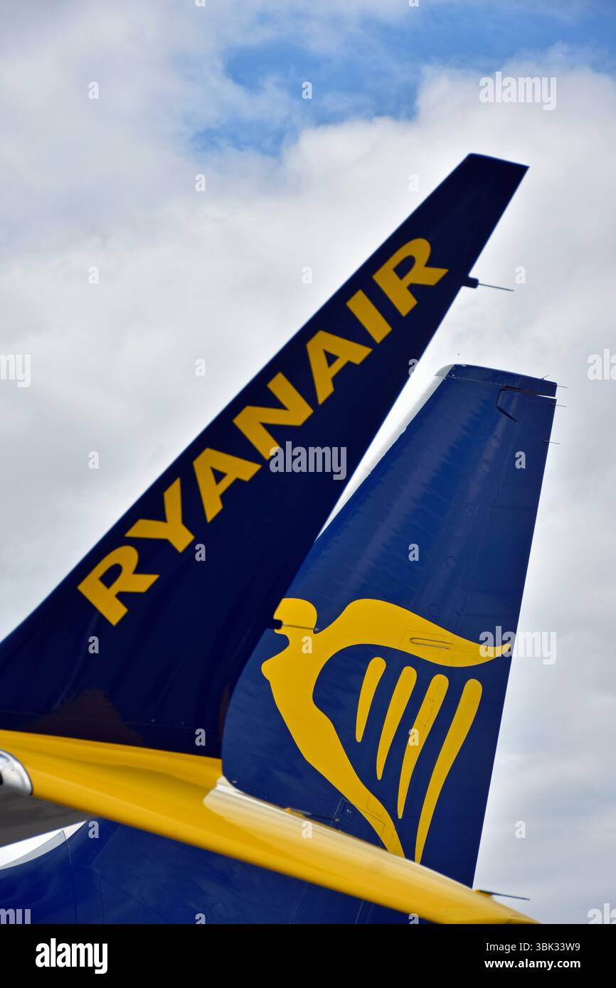 Ryanair wing and logo on Boeing aircraft Stock Photo - Alamy
